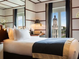 Quarto clássico, 1 cama de solteiro, vista para a cidade | Roupas de cama premium, frigobar, cofres nos quartos, escrivaninha