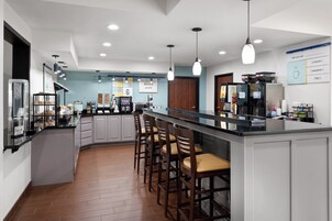 Café da manhã com buffet grátis