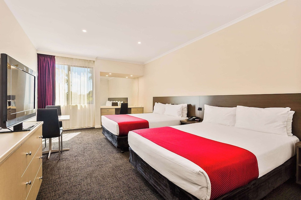 Quality Hotel Manor - Melbourne