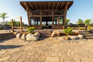 Tratamentos corporais, massagens de pedras quentes 