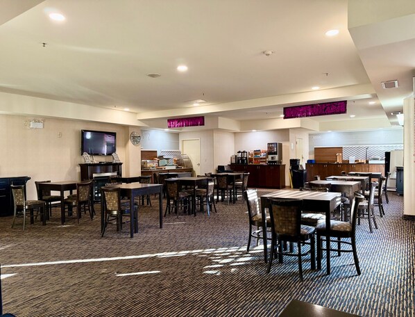 Pequeno-almoço tipo buffet diário incluído