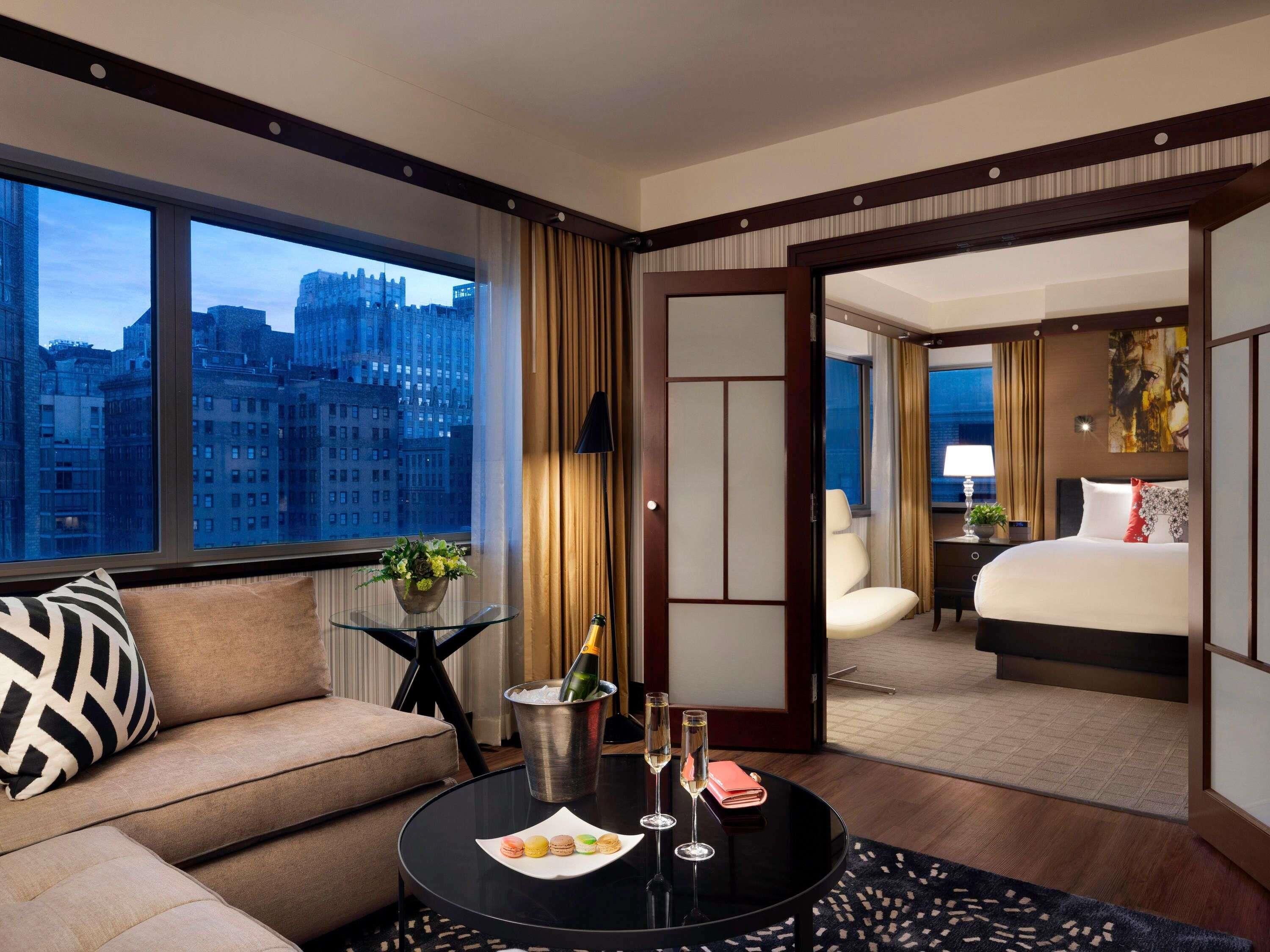 Suite Signature, 1 quarto | Roupa de alta qualidade, minibar, cofre no quarto, secretária 