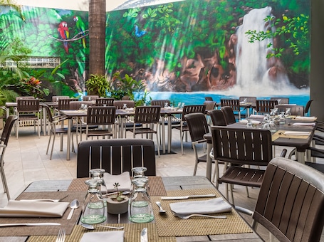 Café da manhã, almoço e jantar; culinÔria internacional