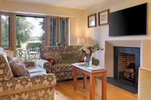 Casa de Campo, 3 quartos, casa de banho privativa, vista para o jardim (Pavilion) | Sala de estar | Televisor LCD 