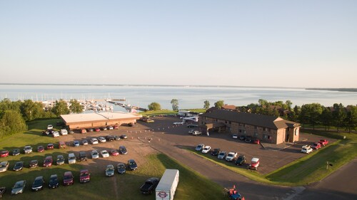 The Washburn Inn - On the Lake Reviews, Deals & Photos 2024 - Expedia