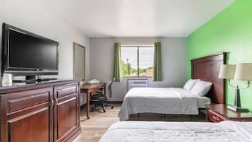 Quarto, 2 camas de casal, não fumadores | Secretária, Wi-fi grátis, roupa de cama fornecida, despertadores