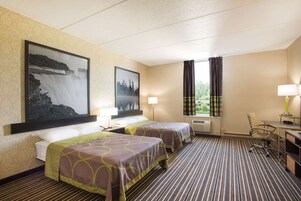 Secretária, ferro/tábua de engomar, berços/camas para crianças grátis 