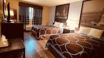 Quarto standard, 2 camas de casal, para não fumantes | Escrivaninha, ferros/tábuas de passar roupa, Wi-Fi de cortesia