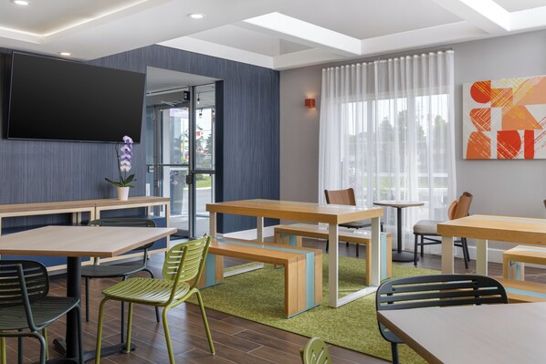 Café da manhã continental grátis todos os dias