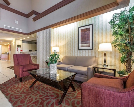 Lobby. Comfort Suites Palm Desert I-10