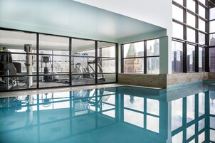 Piscina interior, da(s) 6:30 à(s) 22:00, espreguiçadeiras 