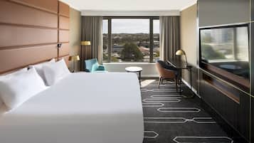 Quarto superior, 1 cama King | Cofres nos quartos, individualmente mobiliados, escrivaninha