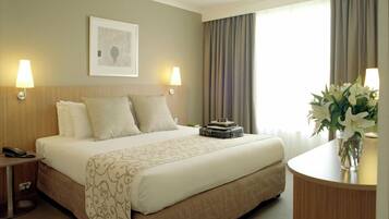 Suite Executiva, 1 cama king-size e sofá-cama (Spa) | Cofre no quarto, com mobília individualizada, secretária