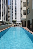 Piscina exterior, da(s) 7:00 à(s) 21:00, espreguiçadeiras 