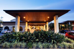 Fachada do alojamento (tarde/noite)