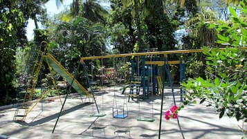 Área de recreio para crianças (ao ar livre)