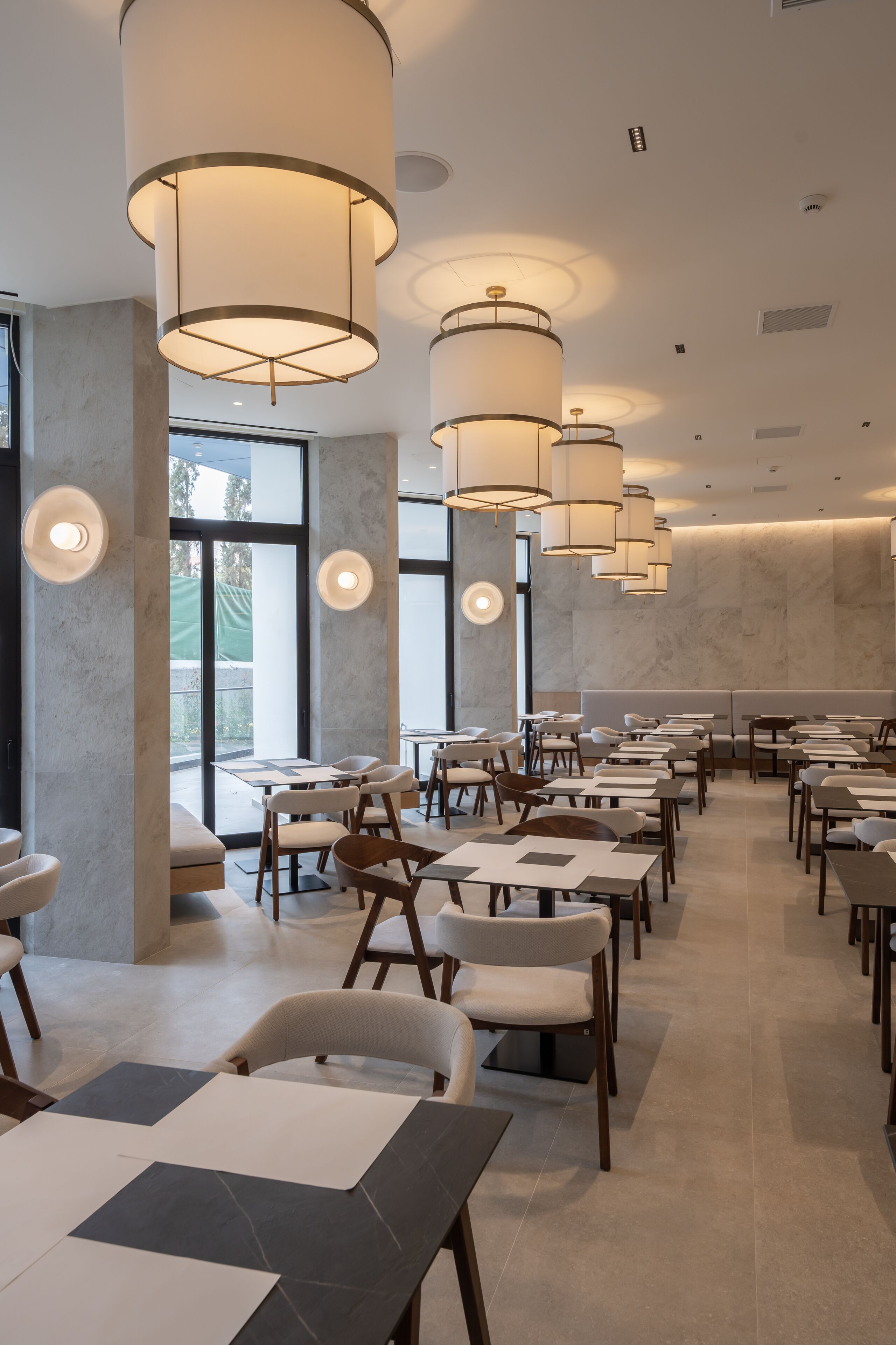 Pequeno-almoço tipo buffet diário (9 EUR por pessoa) 