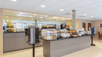 Café da manhã continental grátis todos os dias