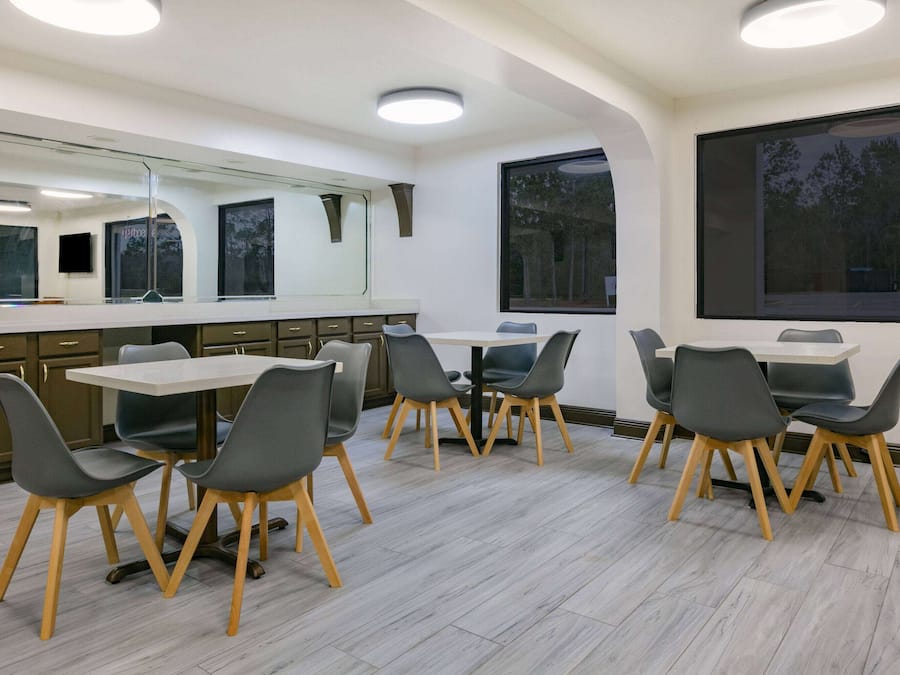 Café da manhã continental grátis todos os dias