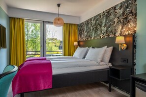 Roupas de cama premium, frigobar, escrivaninha, Wi-Fi de cortesia