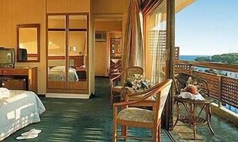 Quarto Casal | Frigobar, cofres nos quartos, quartos à prova de som, Wi-Fi de cortesia