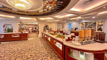 Pequeno-almoço tipo buffet diário (20 USD por pessoa)