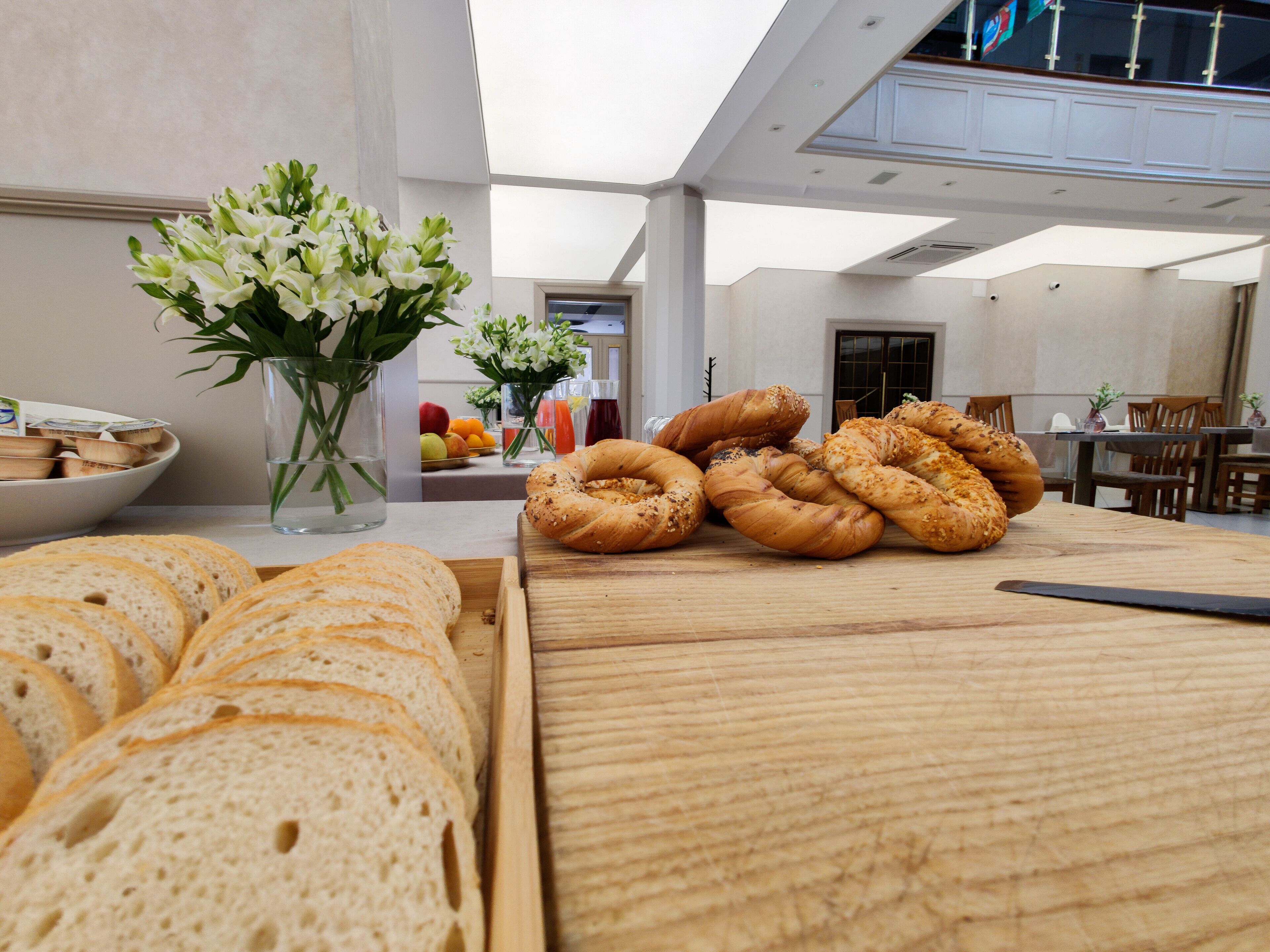 Café da manhã com buffet todos os dias (PLN 40 por pessoa) 