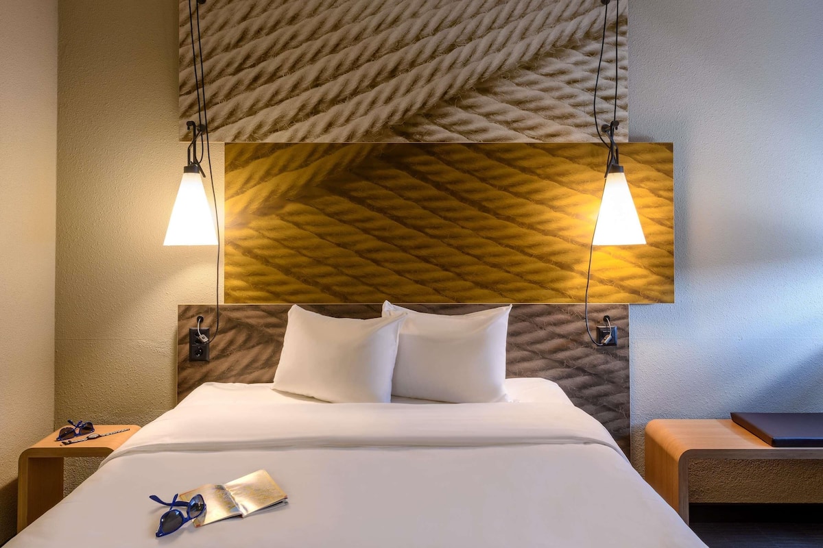 Quarto, 1 cama de casal (New Sleep Easy Concept) | Cortinas blackout, quartos à prova de som, berços grátis