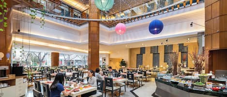 2 restaurantes, pequenos-almoços servidos