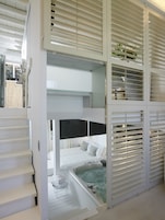 Suíte executiva, vista para a piscina | Piscina | 2 piscinas externas, espreguiçadeiras