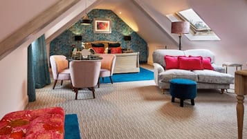 Suíte com design assinado | 1 quarto, ferros/tábuas de passar roupa, Wi-Fi de cortesia