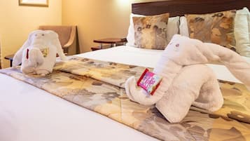 Quarto Duplo, não fumadores | Roupa de alta qualidade, cofre com capacidade para portátil, secretária