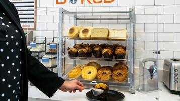 Pequeno-almoço tipo buffet diário incluído