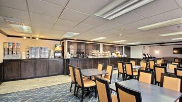 Pequeno-almoço continental incluído aos fins de semana