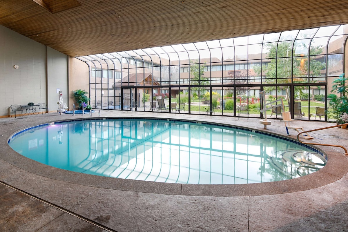 Red Lion Hotel Kalispell Reviews, Deals & Photos 2023 - Expedia