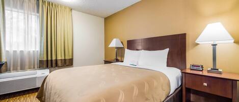 Escrivaninha, ferros/tábuas de passar roupa