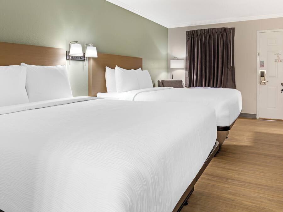 Quarto, 2 camas queen-size, não fumadores | Roupa de alta qualidade, secretária, cortinas/cortinados opacos