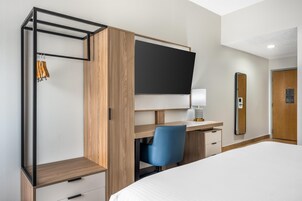 Quarto Standard, 1 cama king-size, não fumadores, banheira de hidromassagem | Lençóis de algodão egípcio, roupa de alta qualidade, edredões de penas