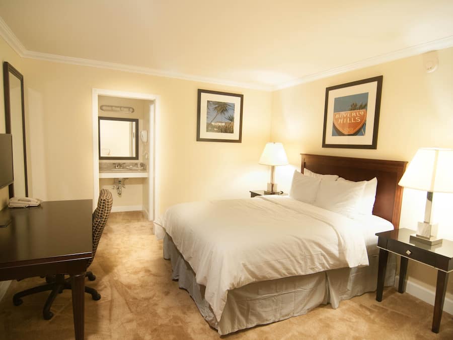 Cortinas blackout, ferros/tábuas de passar roupa, Wi-Fi de cortesia