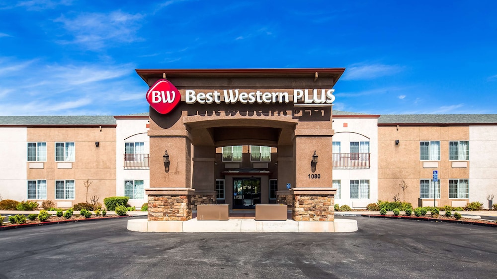 Best Western Plus Twin View Inn & Suites - Redding, CA
