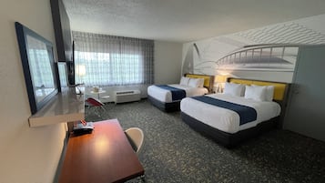 Quarto casal superior | Roupas de cama premium, escrivaninha, espaço de trabalho para notebook