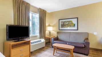 Estúdio Deluxe, 1 cama queen-size e sofá-cama, não fumadores | Secretária, ferro/tábua de engomar, Wi-fi grátis