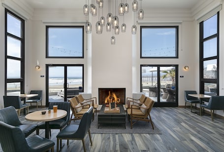 Serviço de café da manhã e jantar, vistas para a praia . Sandcastle Hotel on the Beach