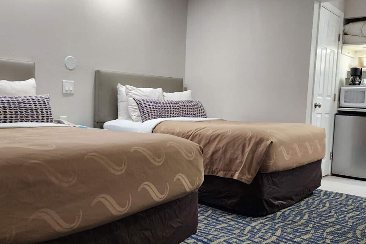 Quarto casal standard, 2 camas de casal, para não fumantes | Roupas de cama premium, cortinas blackout, ferros/tábuas de passar roupa