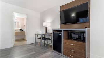 Quarto Standard, 1 cama king-size, não fumadores | Comodidade do quarto