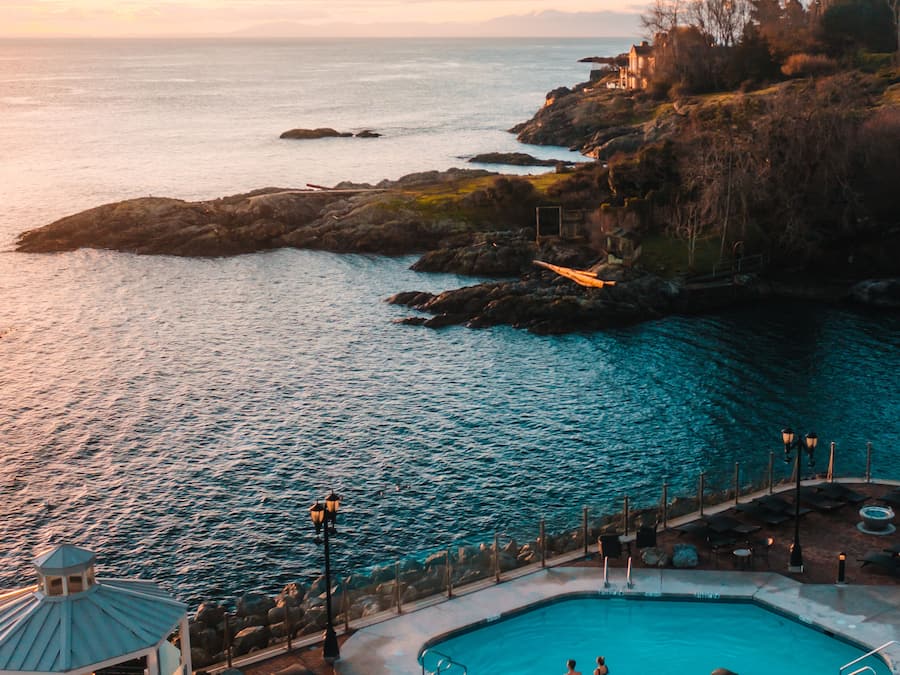 Quarto Deluxe, 2 camas queen-size (Guest Room Partial Oceanview 2 Queens) | Vista do alojamento