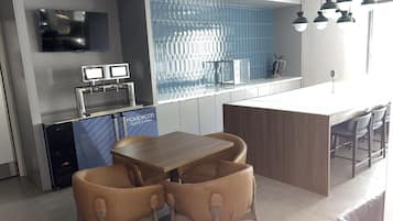 Café da manhã continental grátis todos os dias