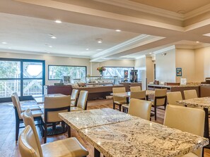 Pequeno-almoço tipo buffet diário incluído 