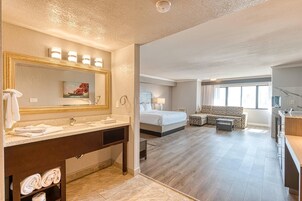 Roupa hipoalergénica, secretária, cortinas/cortinados opacos 