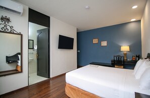 Quarto Standard, 1 cama queen-size | Roupa de alta qualidade, secretária, cortinas/cortinados opacos 